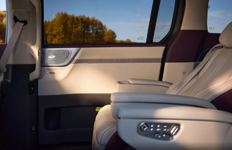 小鹏X9增程版有备而来，纯电续航450km，关键乘坐起来也很舒适_腾讯新闻