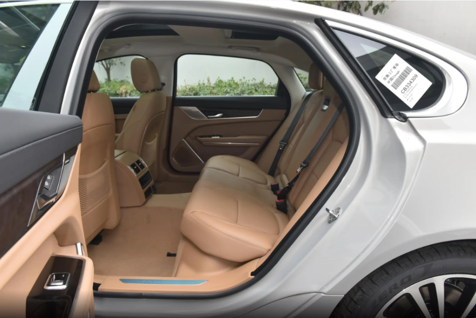 深度体验捷豹XFL：全系2.0T+8AT+后驱，优惠可达17万，能买吗？_腾讯新闻