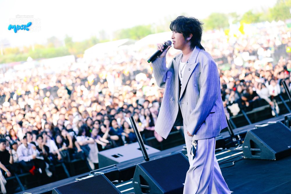 两日6万人狂欢，2025说唱巅峰对决·MDSK音乐节打造“Z世代消费”新样本_腾讯新闻