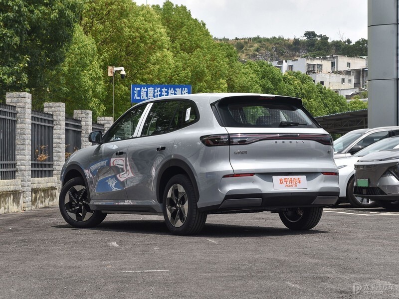 每日车闻：一汽奥迪A5L预售25.68万起 比亚迪重磅新车7月24日上市_腾讯新闻