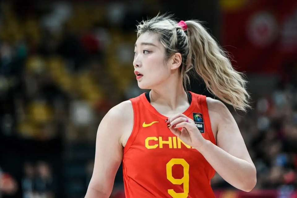 WCBA：李梦19+8开门红，刘禹彤首秀13分，张敬一22分得分王_腾讯新闻