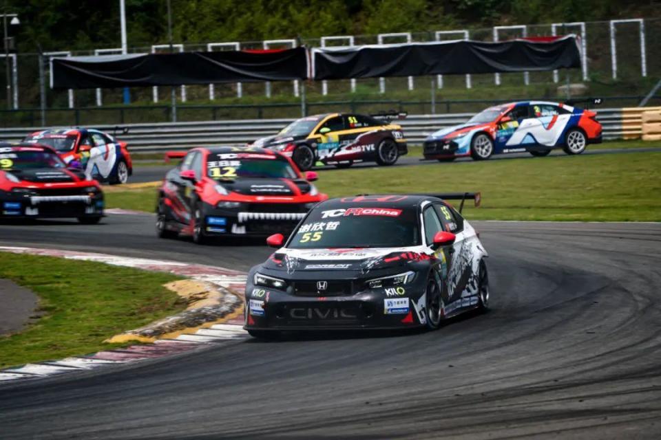 诠释冠军精神，欣哲频道MACPRO Racing Team包揽俱乐部杯年度双冠_腾讯新闻