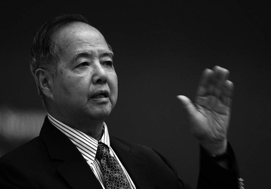 追记李政道：从首位华人诺奖得主，到为更多的中国青年物理学家打开“一扇门”_腾讯新闻