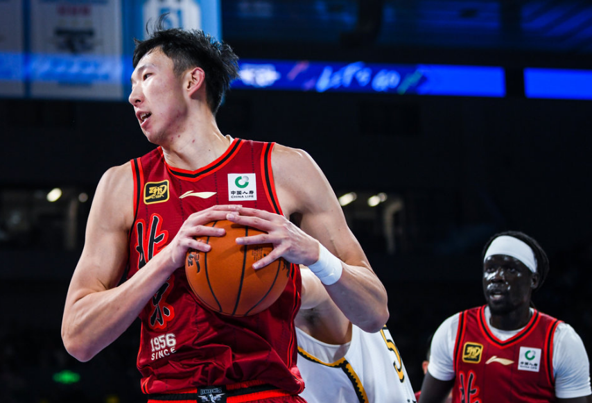 CBA官宣总决赛最新FMVP榜：布朗领跑胡金秋第二 周琦升北京第一_腾讯新闻