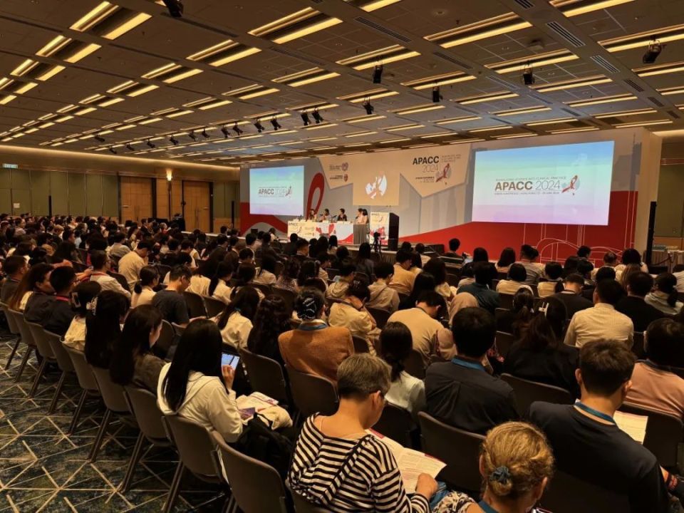 APACC第一现场丨Junko Tanuma教授：破局与前行——亚太地区HIV防治的关键议题与策略探讨_腾讯新闻