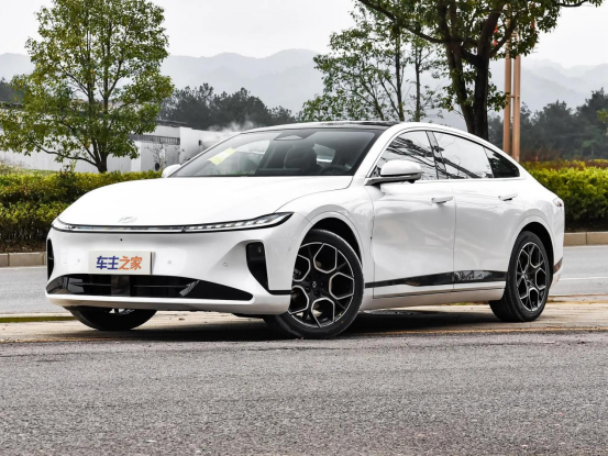 限时一口价12.98万元 长安启源A07这是冲着秦L EV来的？_腾讯新闻