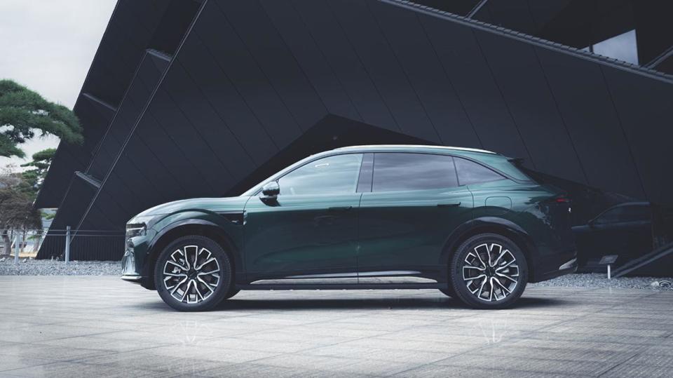 新款极氪7X正式上市,21.98万起售，搭载900V架构_腾讯新闻