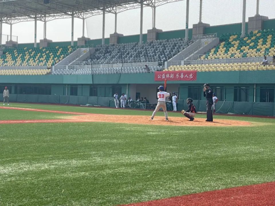 挥洒汗水，一展风采！天津市青少年棒球锦标赛激战正酣！_腾讯新闻