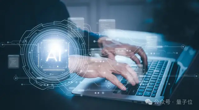 OceanBase全面拥抱AI！首发PowerRAG产品，CTO杨传辉详解AI战略_腾讯新闻