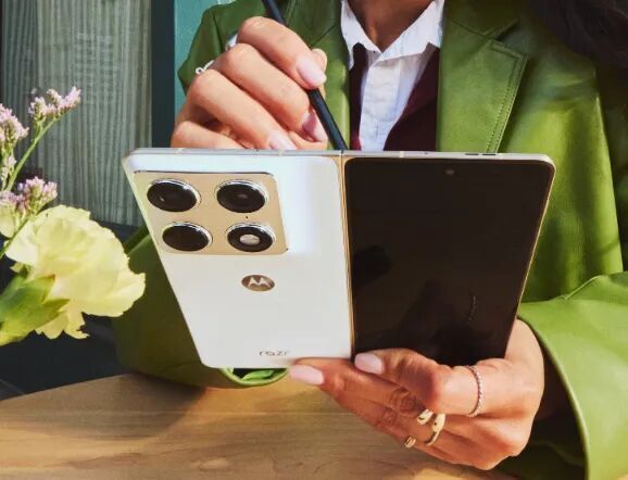 摩托罗拉大折叠手机渲染图曝光，支持手写笔_腾讯新闻