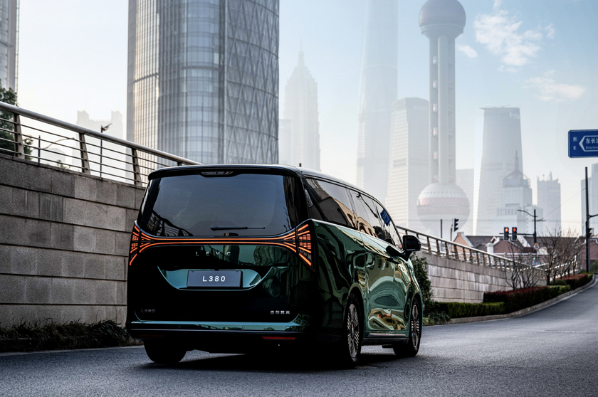 续航超800km，或下月上市！吉利全新纯电8座MPV曝光，价格你能接受么_腾讯新闻