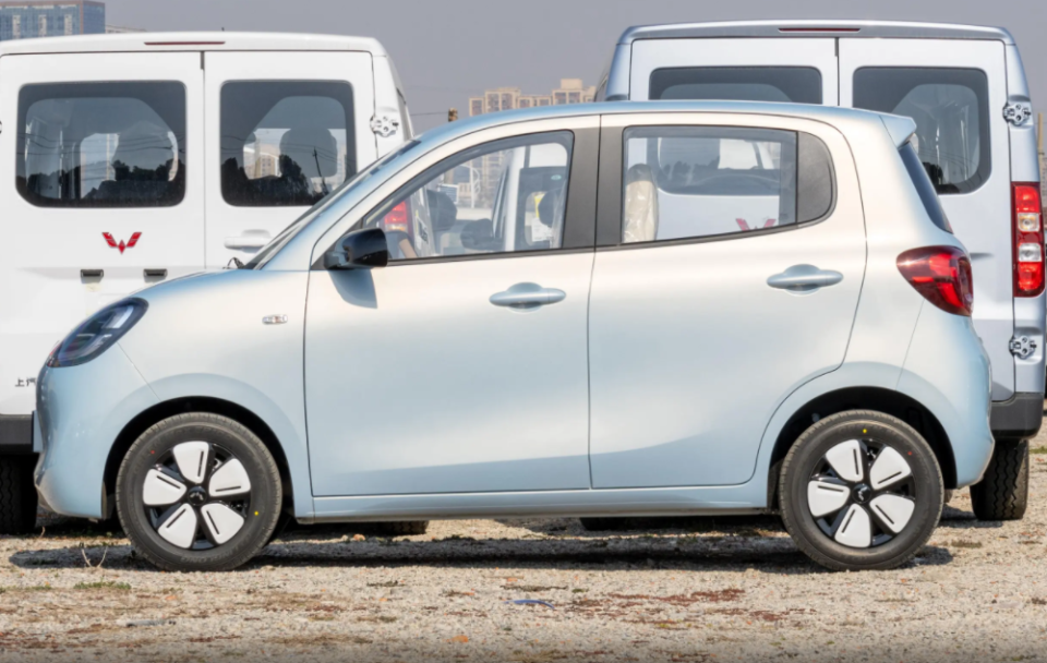 解析25款五菱宏光MINIEV各版本配置差异，哪款更值得选？_腾讯新闻