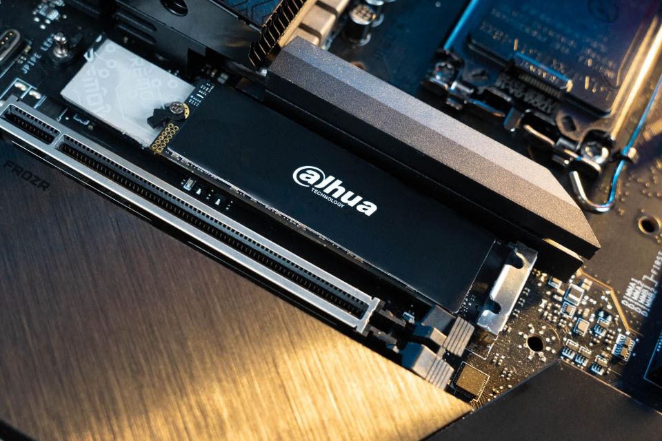 PCIE4.0时代的利器：大华C970 Plus 1TB固态硬盘评测_腾讯新闻