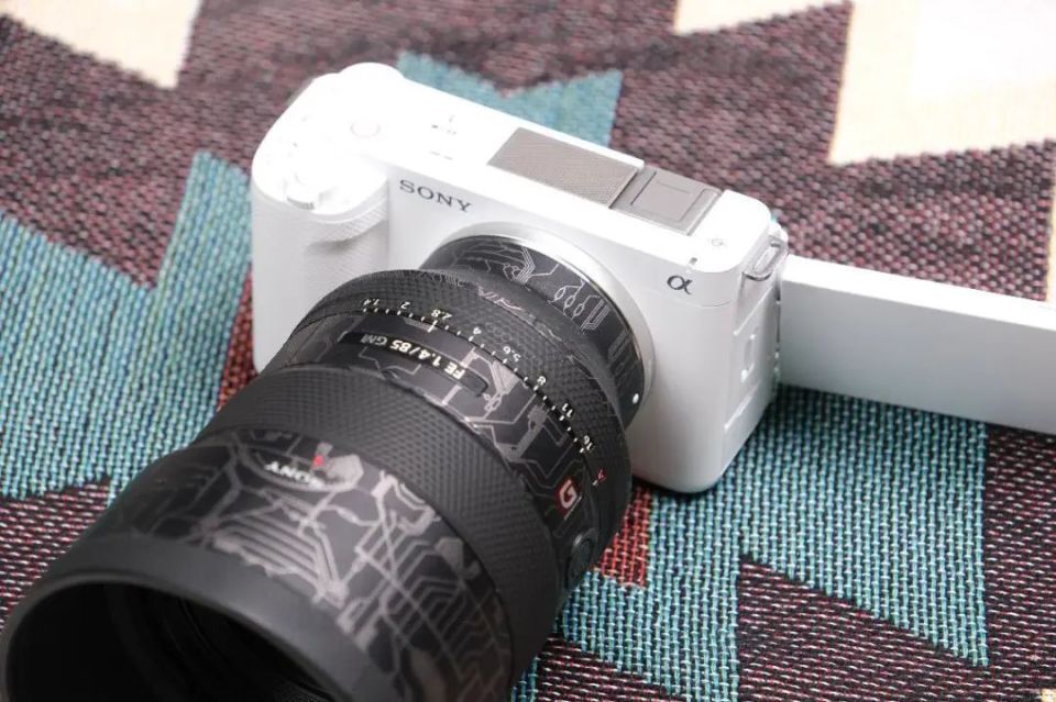 索尼的FL胶片创意外观能否挑战经典负片？_腾讯新闻