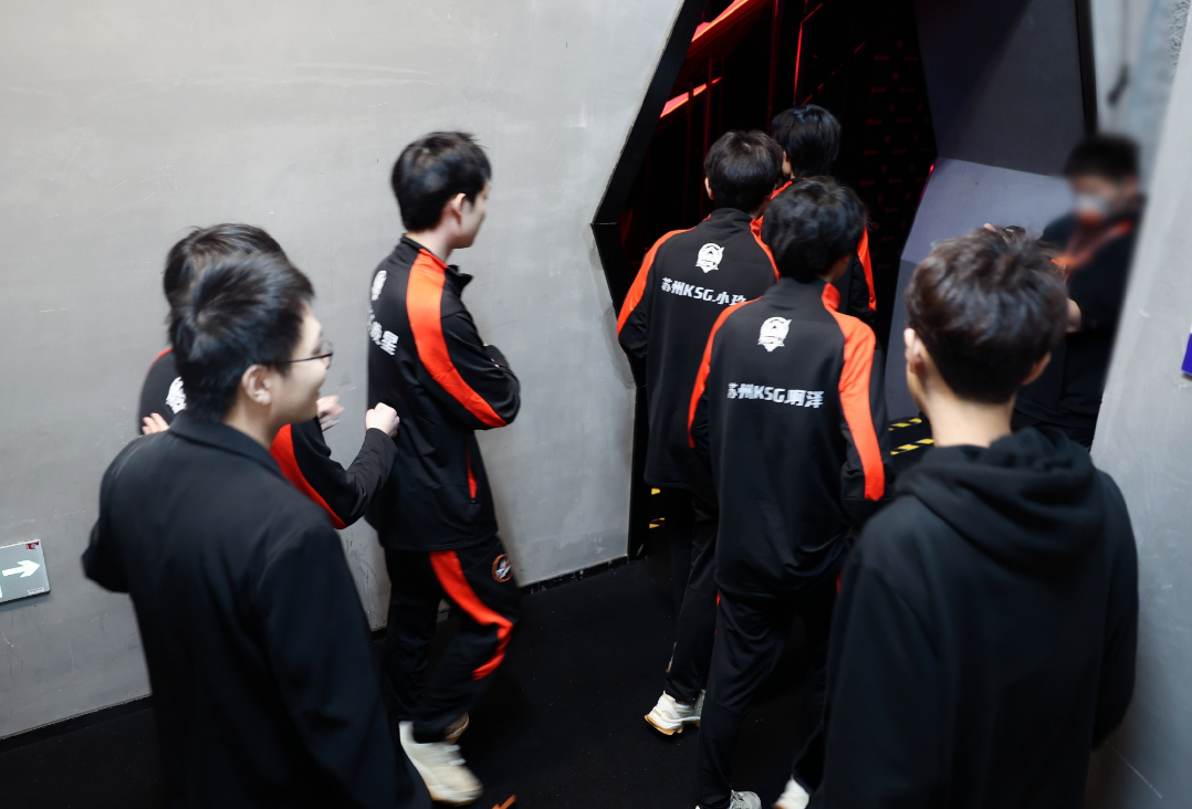 苏州KSG轻松击败MTG，第三轮开门红打响第一枪
