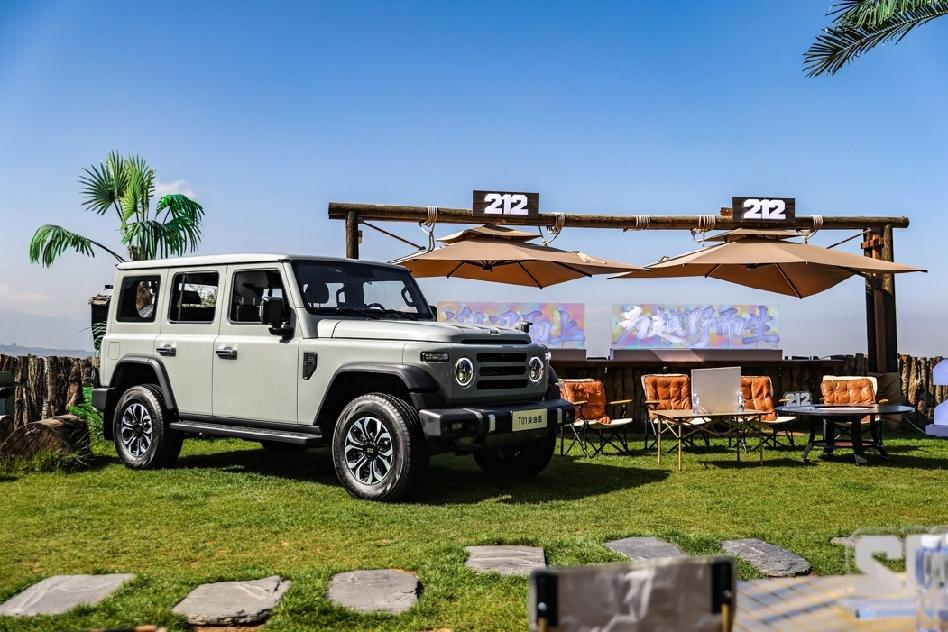 方盒子的全球征程：212越野车2025的破界与开局_腾讯新闻