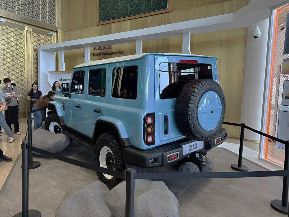 北汽全新BJ212发布：212独立为品牌，首款车型正式亮相_腾讯新闻