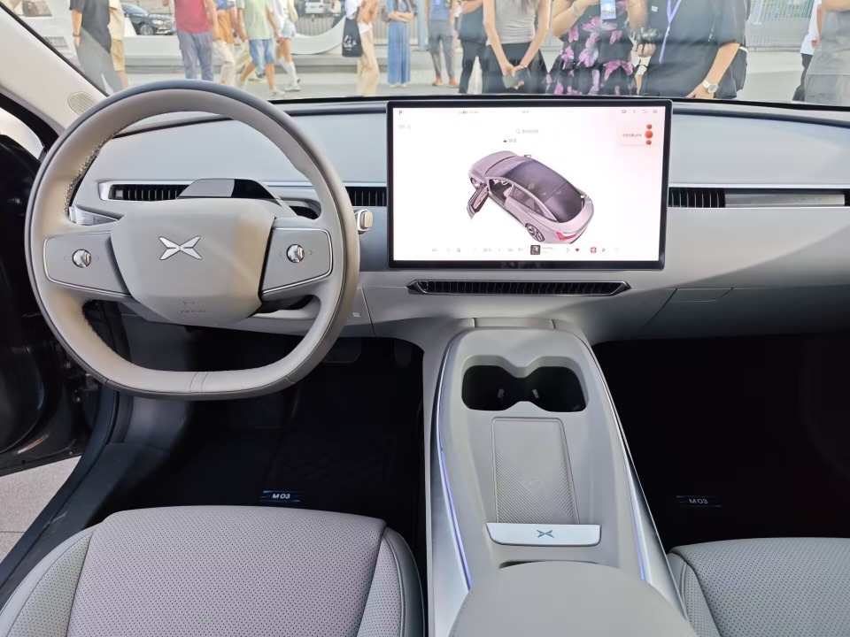 小鹏汽车十周年，黄仁勋、蔡崇信、雷军、余承东等出镜祝福！上市52分钟，小鹏MONA M03大定破1万台_腾讯新闻