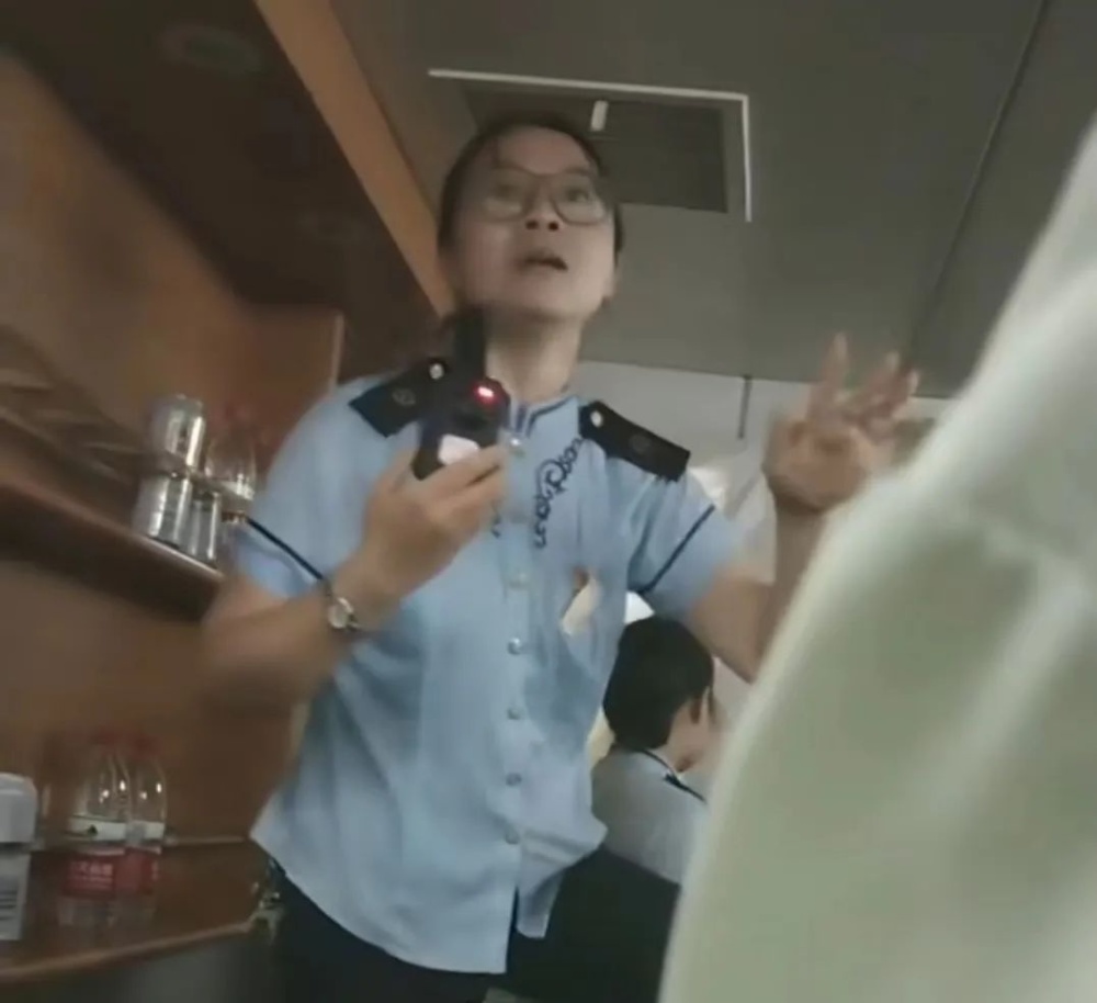 K396列车历险记：已有十几人徒步走出安置点_腾讯新闻