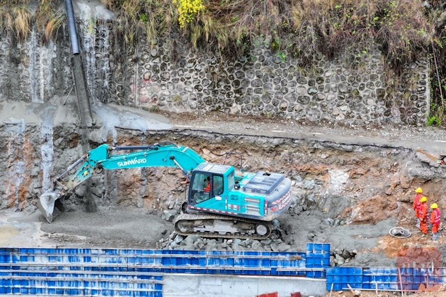 一线探访丨石棉：G662线恢复重建和提升改造工程有序推进_腾讯新闻