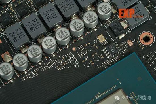 技嘉GeForce RTX 5070 GAMING OC 12G显卡评测：机甲战士抵达主流战场_腾讯新闻