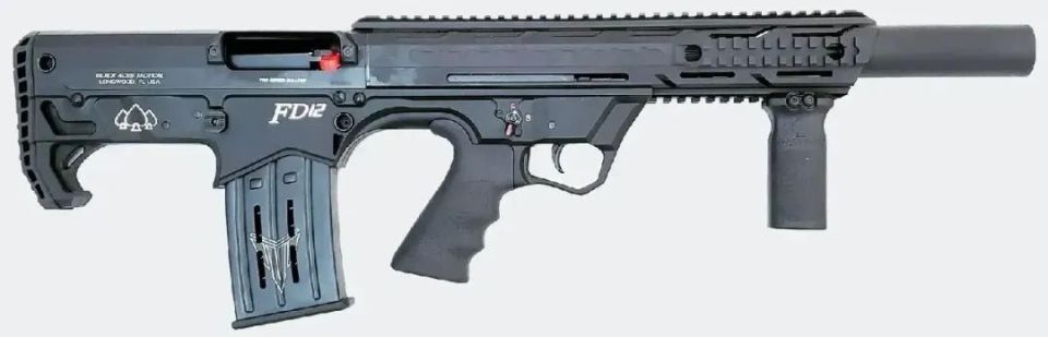 特警也害怕的“玉面手雷王”，执法现场堪比好莱坞大片丨细细的蓝线_腾讯新闻