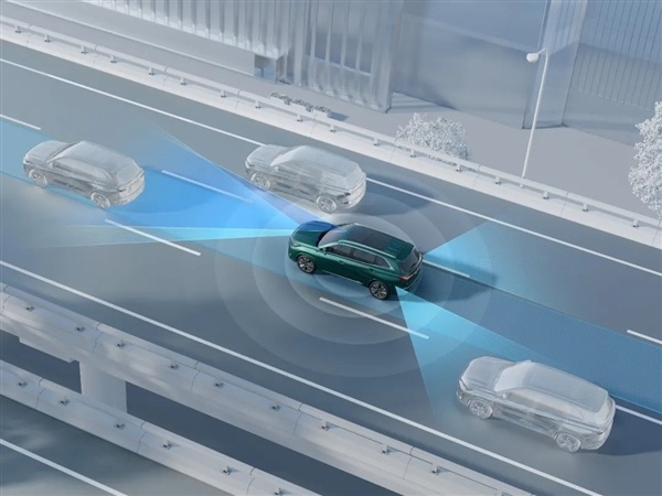 7.98万买中型插混SUV 纯电续航起步就165km！蓝电E5 PLUS先享版杀疯了_腾讯新闻