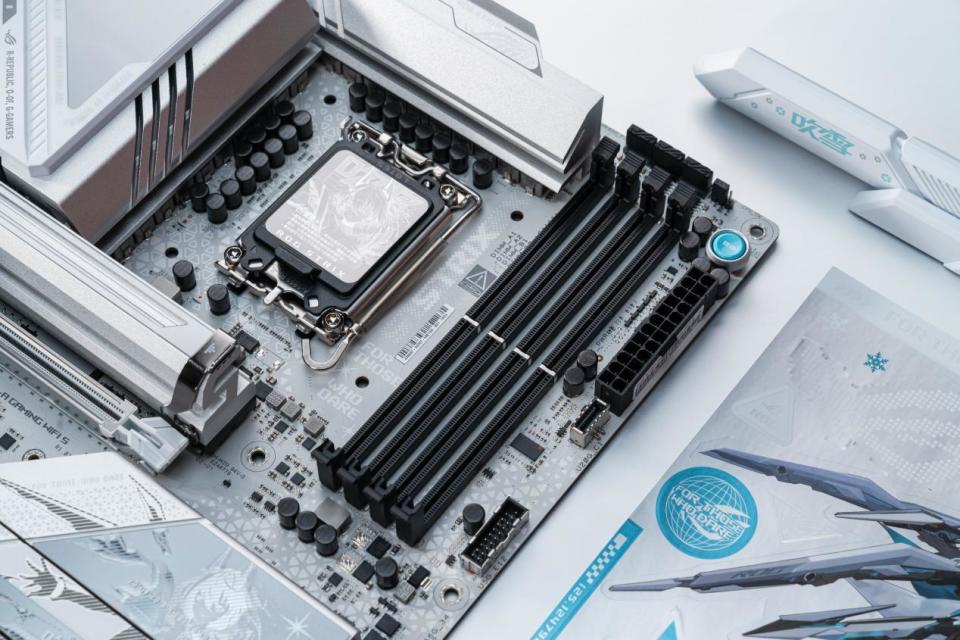 破次元外观再临，Z890颜值代表！ROG STRIX Z890-A GAMING WIFI S吹雪主板测评_腾讯新闻