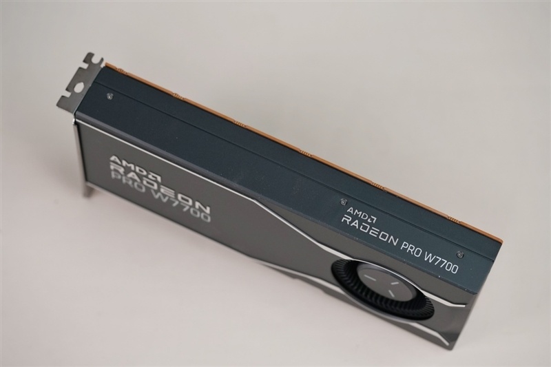 1000美元内最强专业显卡！AMD Radeon Pro W7700评测_腾讯新闻