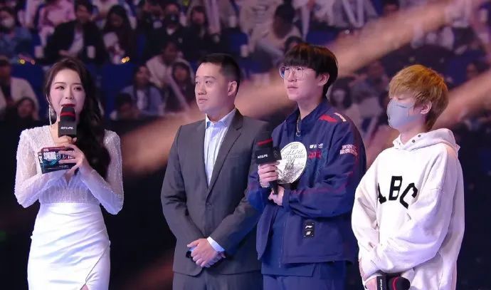 JDG冠军：Rule斩获FMVP，霸气发话会帮LPL拿下MSI冠军