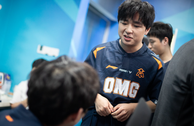 “弱爆事件”后shanji迎战国产第一上单369，心态是关键！_腾讯新闻