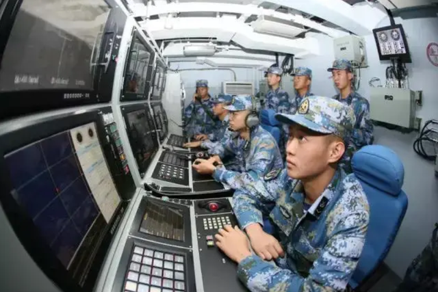 052D/DL型驱逐舰：现已服役25艘，追加建造10艘，将成我海军主力_腾讯新闻