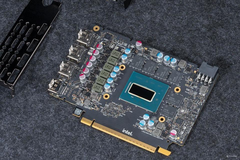 Intel Arc B580 Limited Edition首发评测：性能猛超4060，主流玩家新选！_腾讯新闻