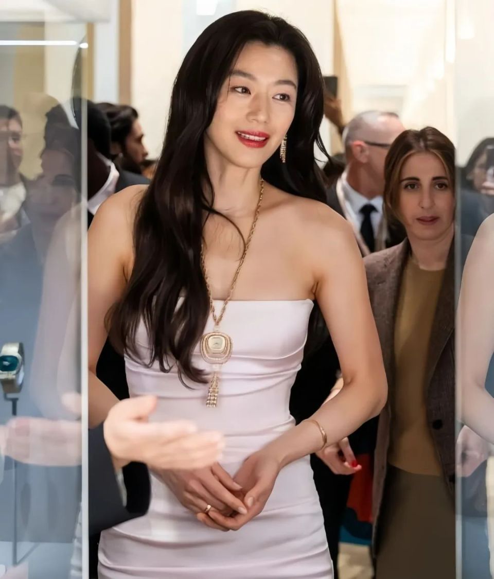 我带直男逛瑞士表展：这100块新表，最让人心动！_腾讯新闻