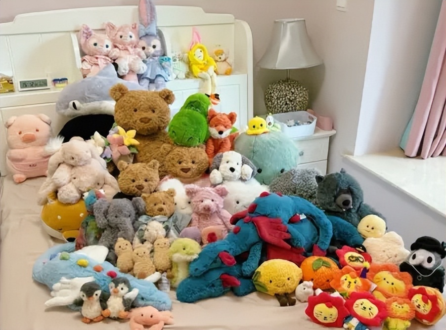 泰国公主拎爱马仕配Labubu！国产“Jellycat”，为什么火爆泰国？_腾讯新闻