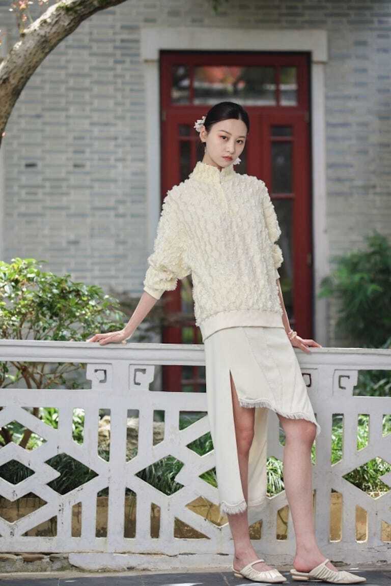 JICHENG吉承2025春夏“花舞”系列首秀，登陆百年秋水山庄_腾讯新闻