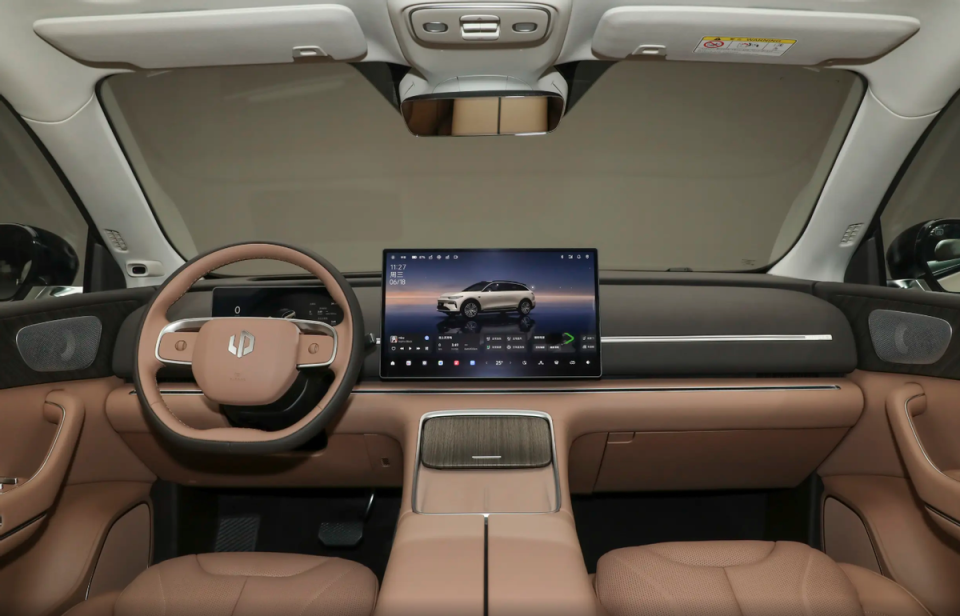 老车主羡慕吗？2026款零跑C11换装800V，续航上涨+内饰大改_腾讯新闻