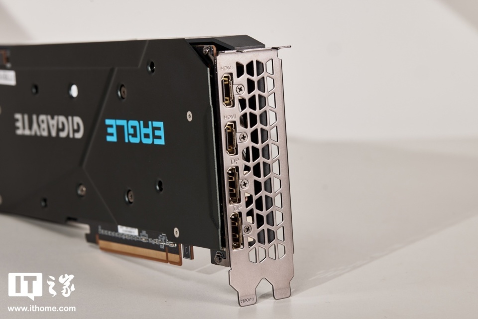【IT之家评测室】技嘉 RX 6750 GRE EAGLE 猎鹰 12G 显卡评测_腾讯新闻