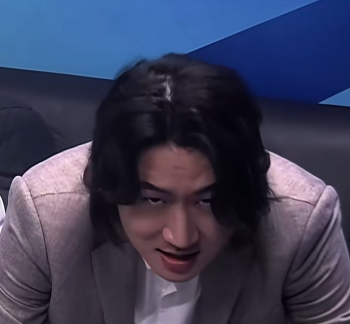 完美复刻塞拉斯，iG教练Daeny的表情又火了_腾讯新闻