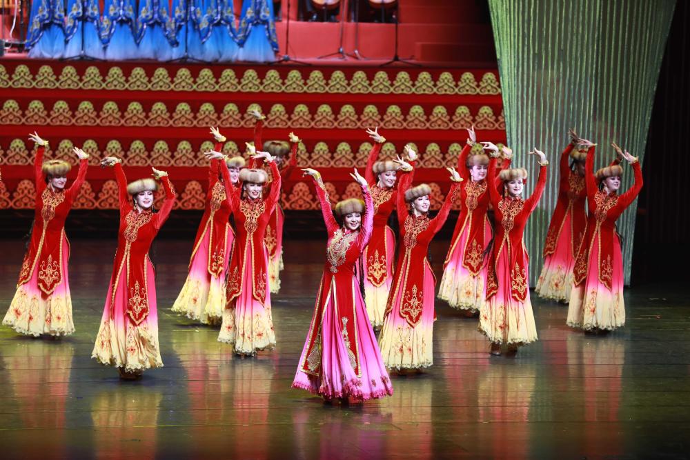 Video丨Grand Xinjiang musical and dance performance unfolds in Guangzhou ...