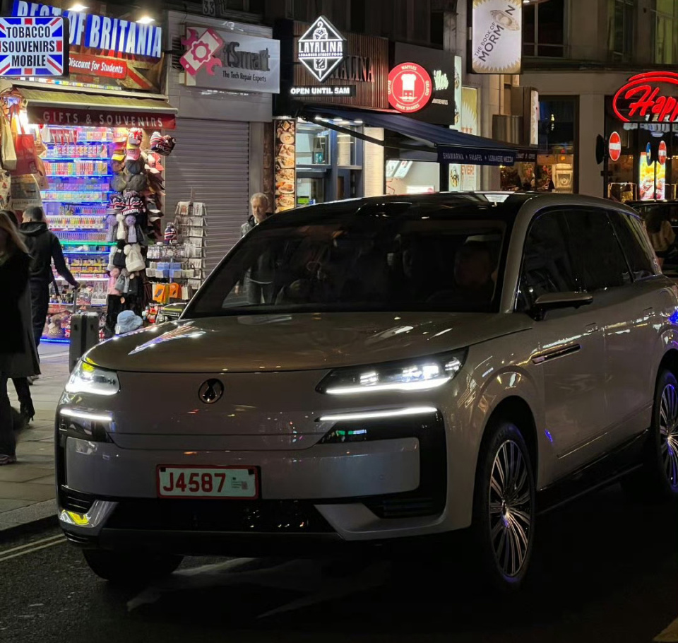 腾势N9全面曝光！对标问界M9和理想L9，争夺SUV王座_腾讯新闻