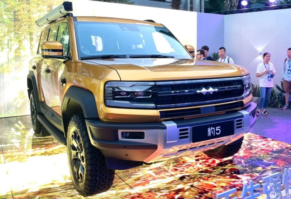 豹3、豹5、豹8三车齐发！方程豹混动越野平台DMO杀疯了..._腾讯新闻