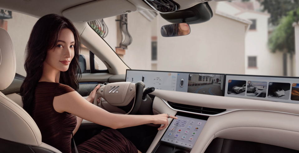 小鹏G6和智己LS6，两个老六之间的对决，23万元落地更谁强？_腾讯新闻