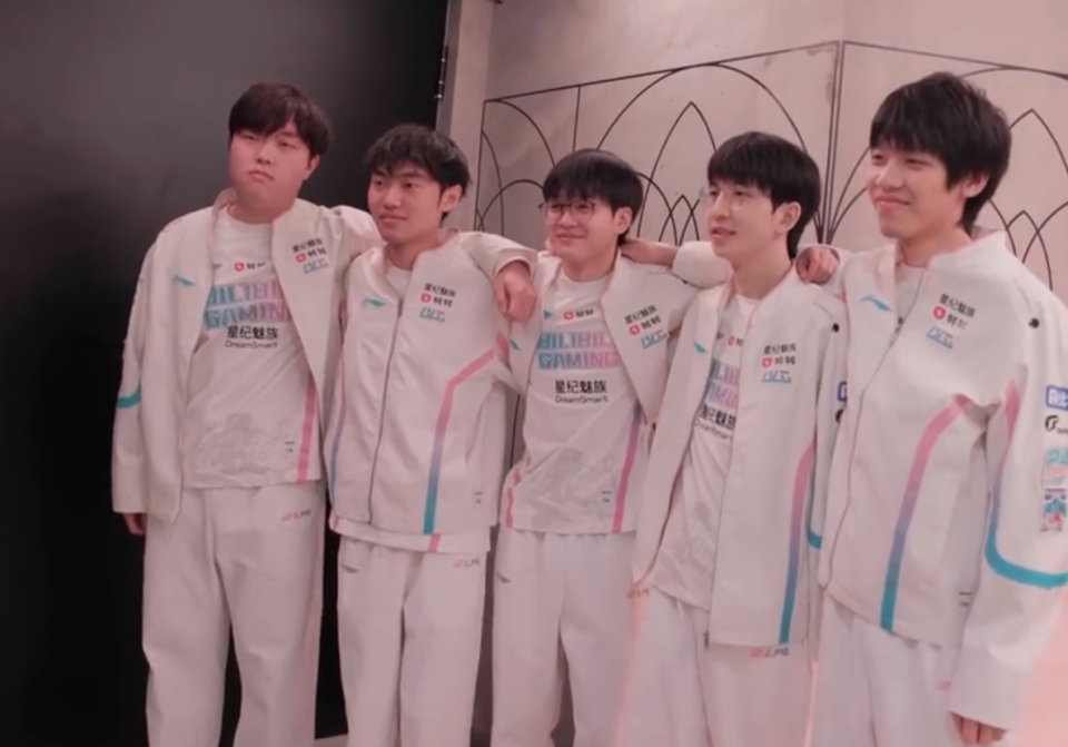 打WBG前BLG紧急换打野！Wei再次顶替Xun引热议_腾讯新闻