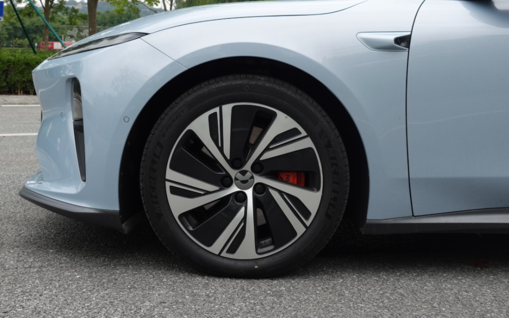 30万左右的理想选择，比特斯拉Model 3更高级？试驾蔚来ET5_腾讯新闻