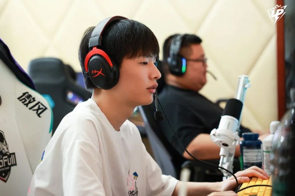 专访UP.H4cker：能打LPL很幸运_腾讯新闻