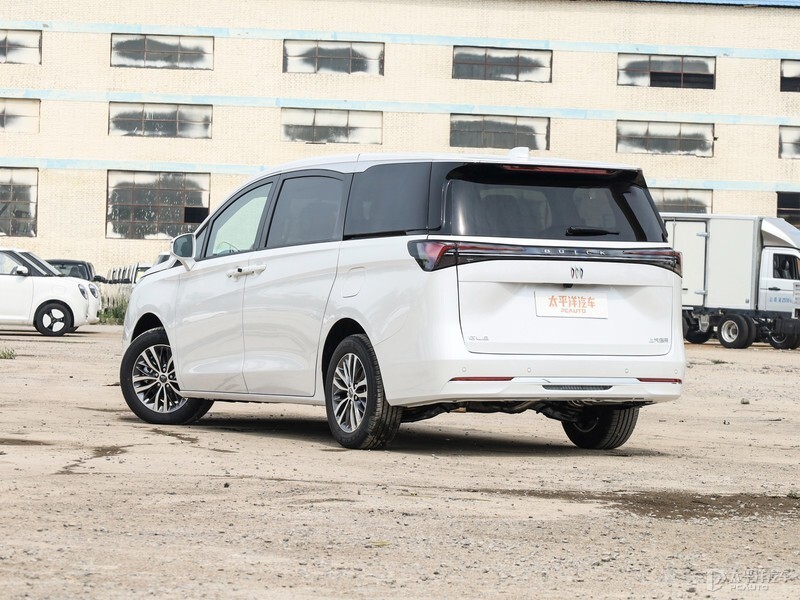 售24.99万元 别克GL8陆上公务舱智享版上市 配置提升/2.0T+9AT_腾讯新闻