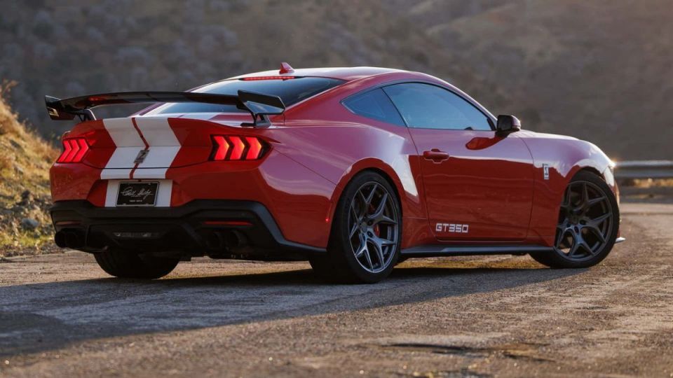 2025 Shelby GT350与GT350R重磅回归，马力高达810匹_腾讯新闻