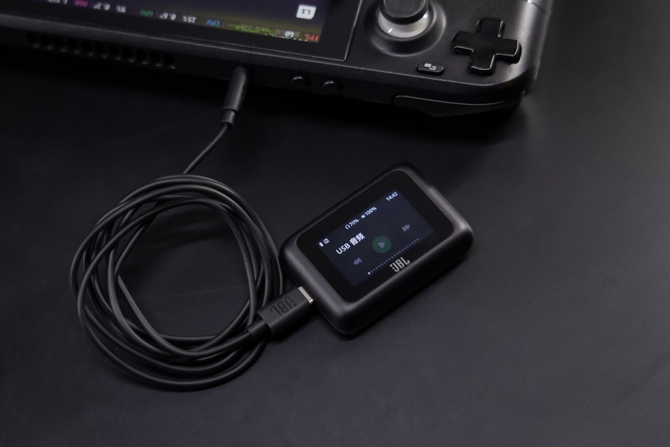 JBL TOUR ONE M3：智能声学旗舰，SMART Tx 拓展无线边界_腾讯新闻