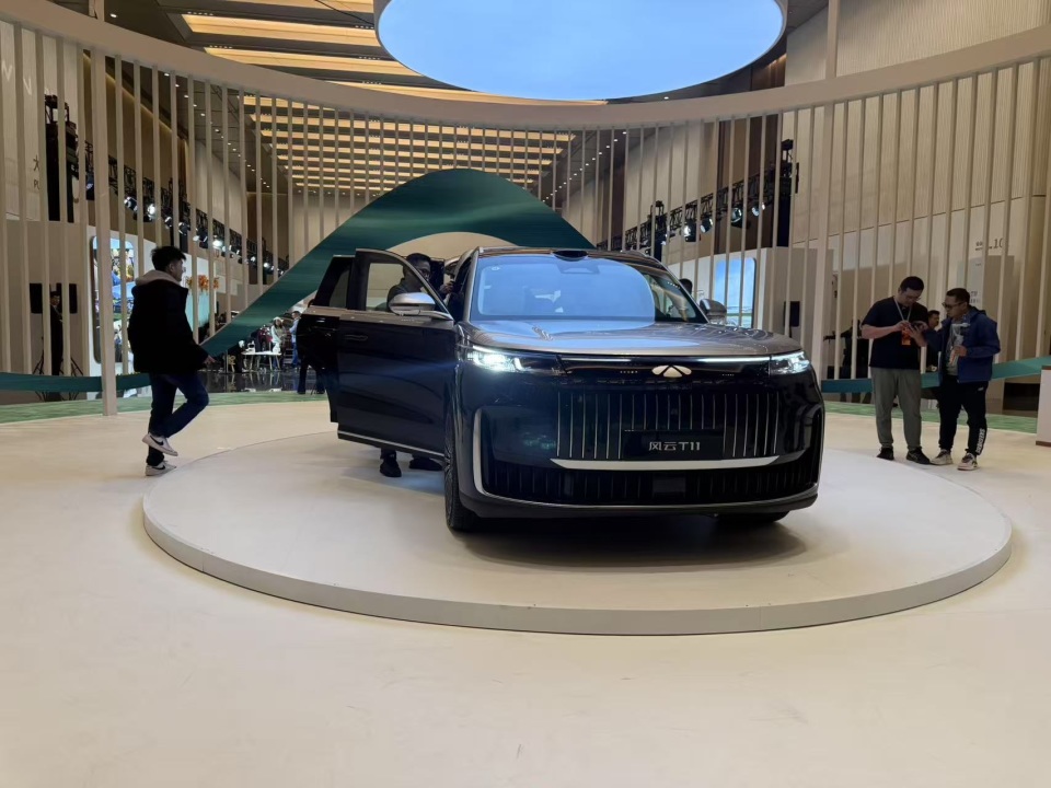 风云T11起售价17.99万起 大六座车型价格下探_腾讯新闻
